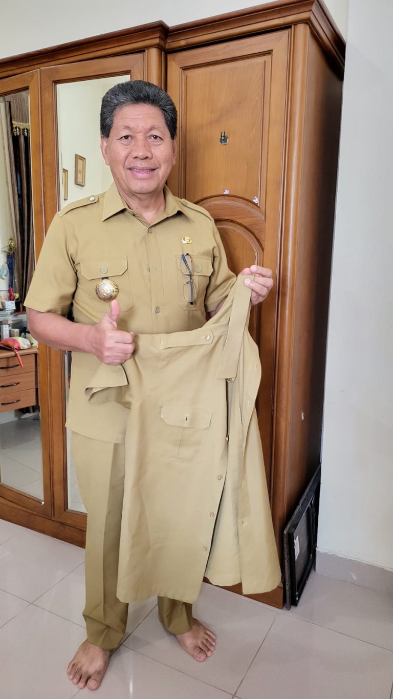 Warna Seragam ASN Ini , Hari Terakhir Dipakai Bupati Tonny Tesar ...