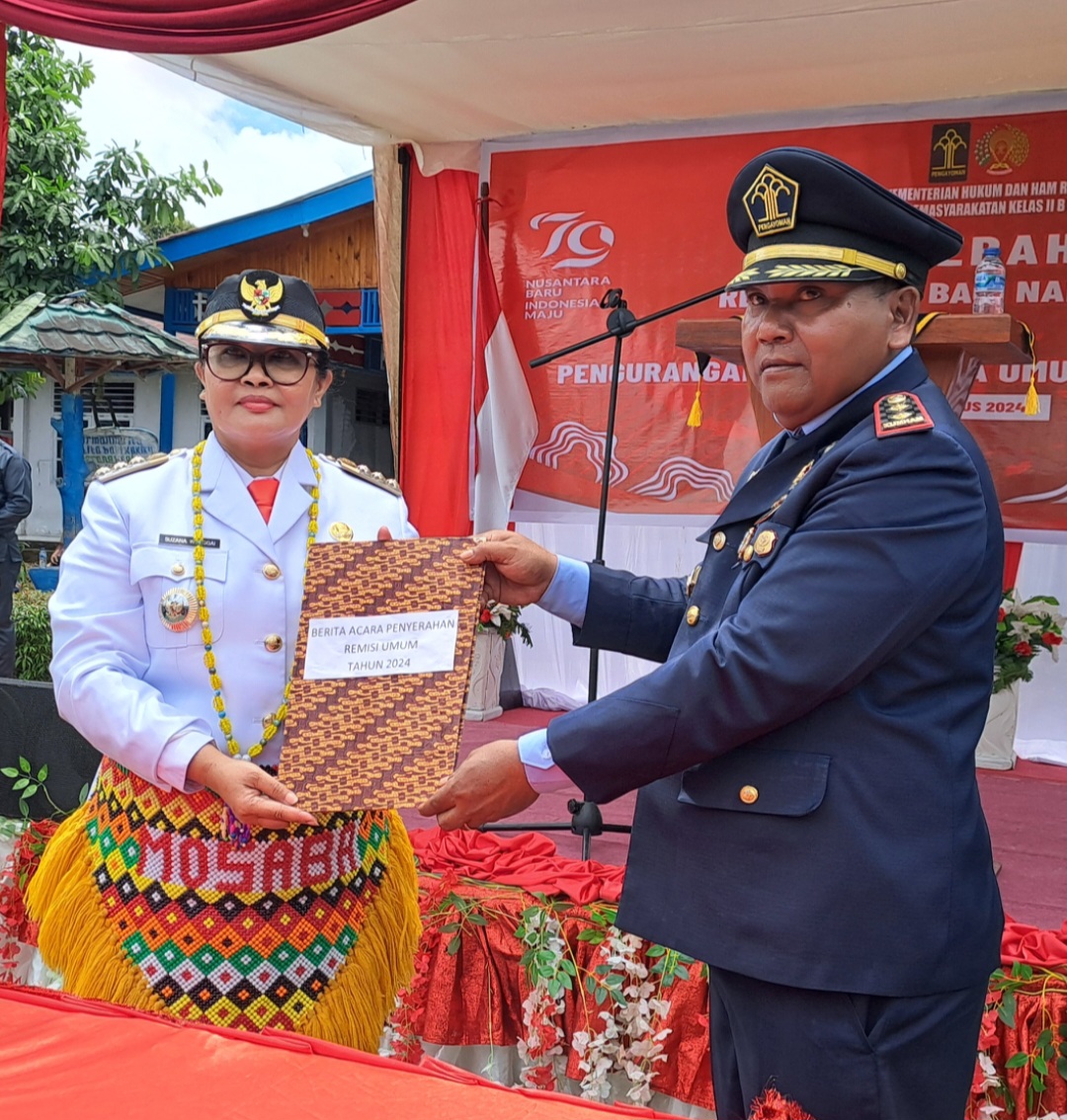 Lapas Kelas IIB Serui Serahkan Remisi Umum kepada 77 Narapidana dalam Peringatan HUT ke-79 ...