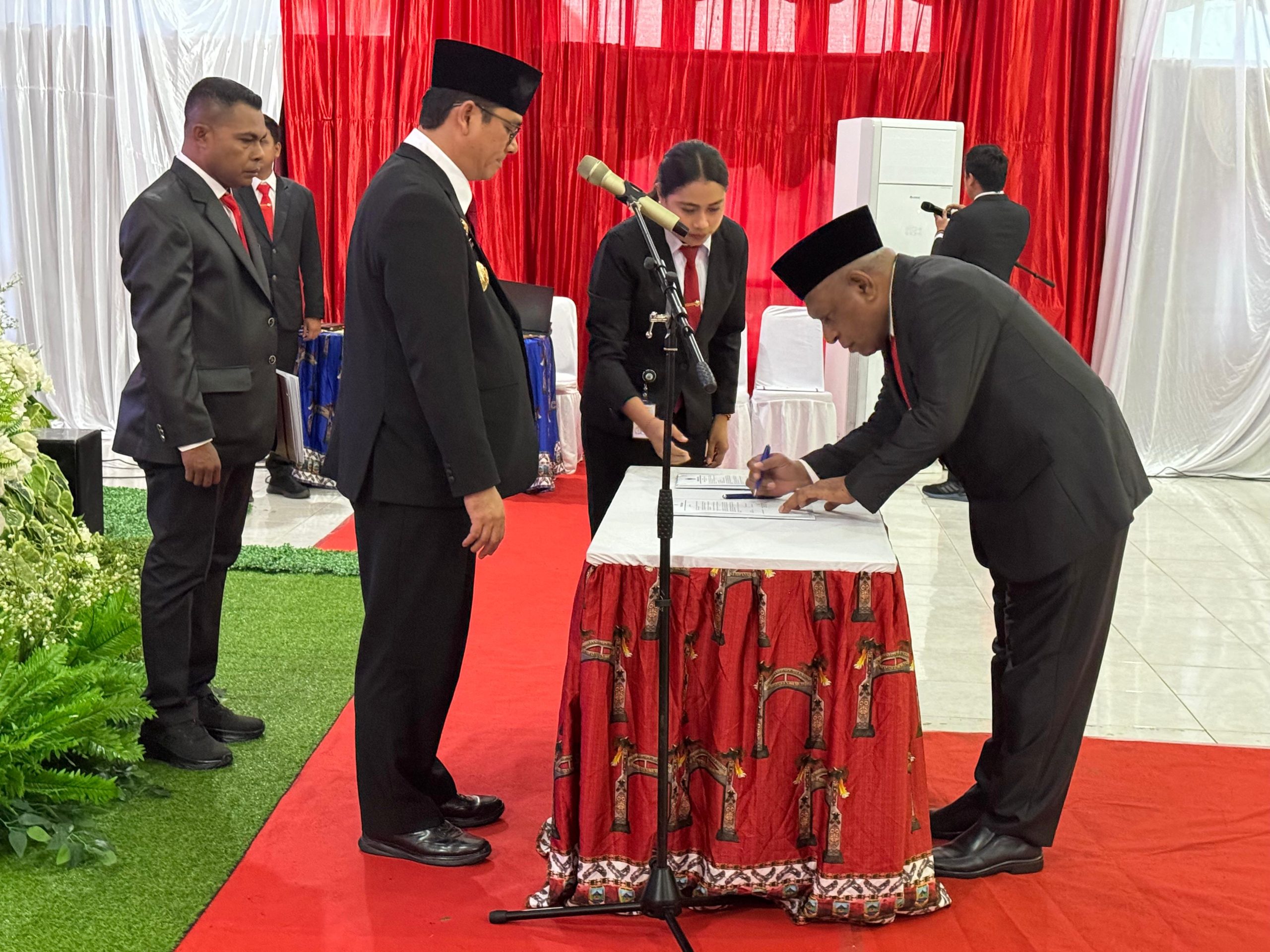 Frets James Boray Dilantik Sebagai Penjabat Sekda Provinsi Papua Tengah ...